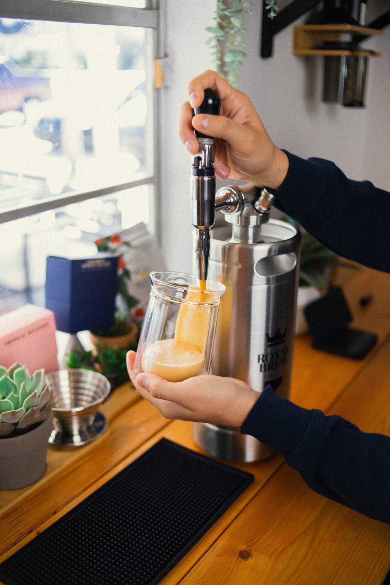 Nitro Coffee: What It Is and Why It’s So Popular - The Coffee Collect.